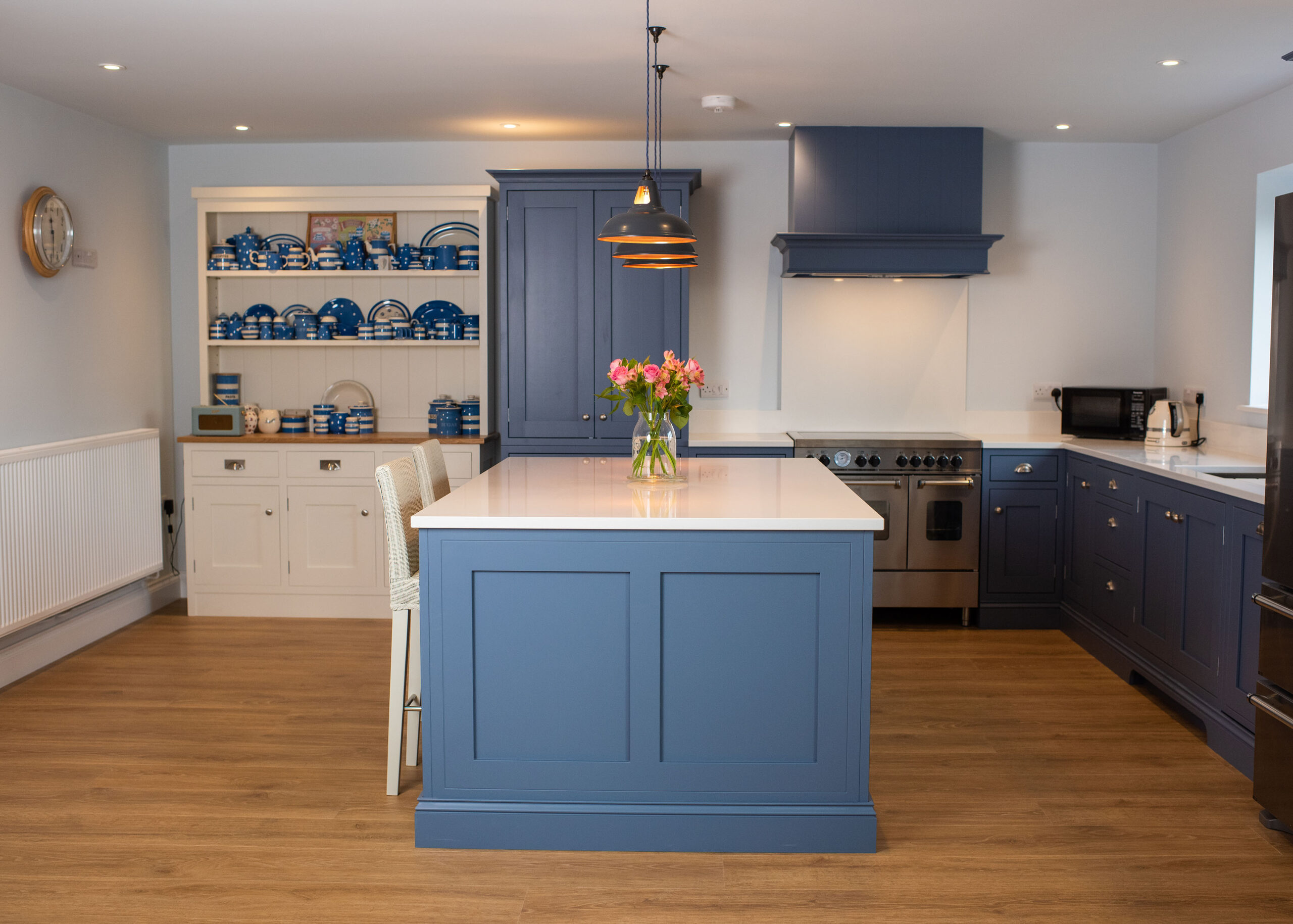 The Wing Kitchen - Willis & Stone : Willis & Stone