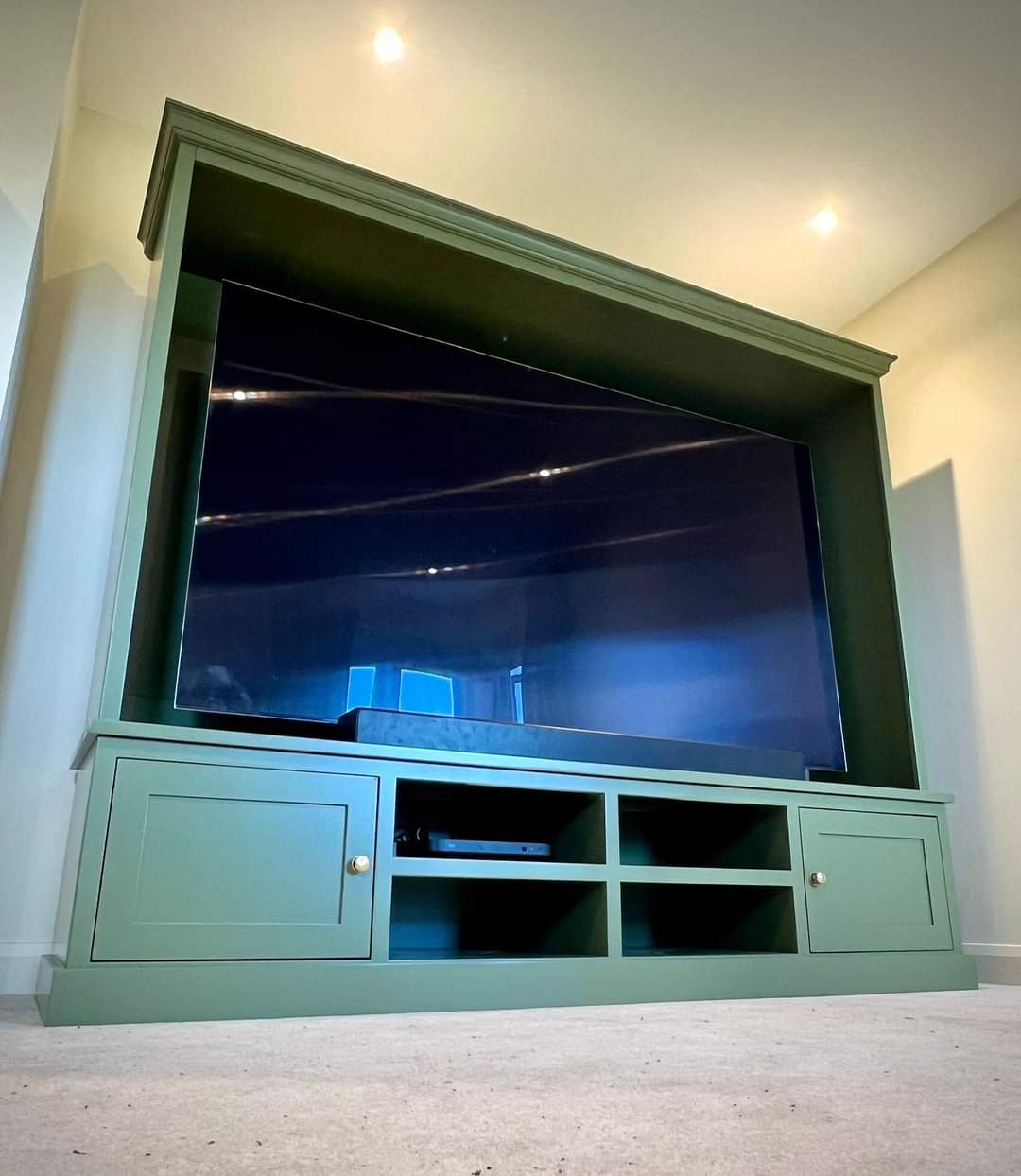 TV & Media Unit - 85" TV - Willis & Stone : Willis & Stone